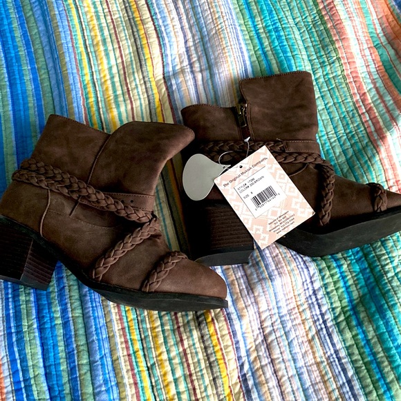 Muk Luks | Shoes | Brown Muk Luk Boots | Poshmark